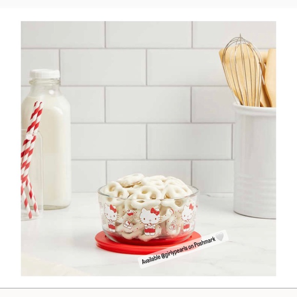 Hello Kitty | Kitchen | Pyrex Hello Kitty Containers 8 Piece Set New ...